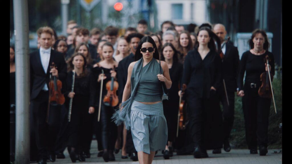 Qué dice ROSALÍA en Berghain: significado de la letra explicado ...