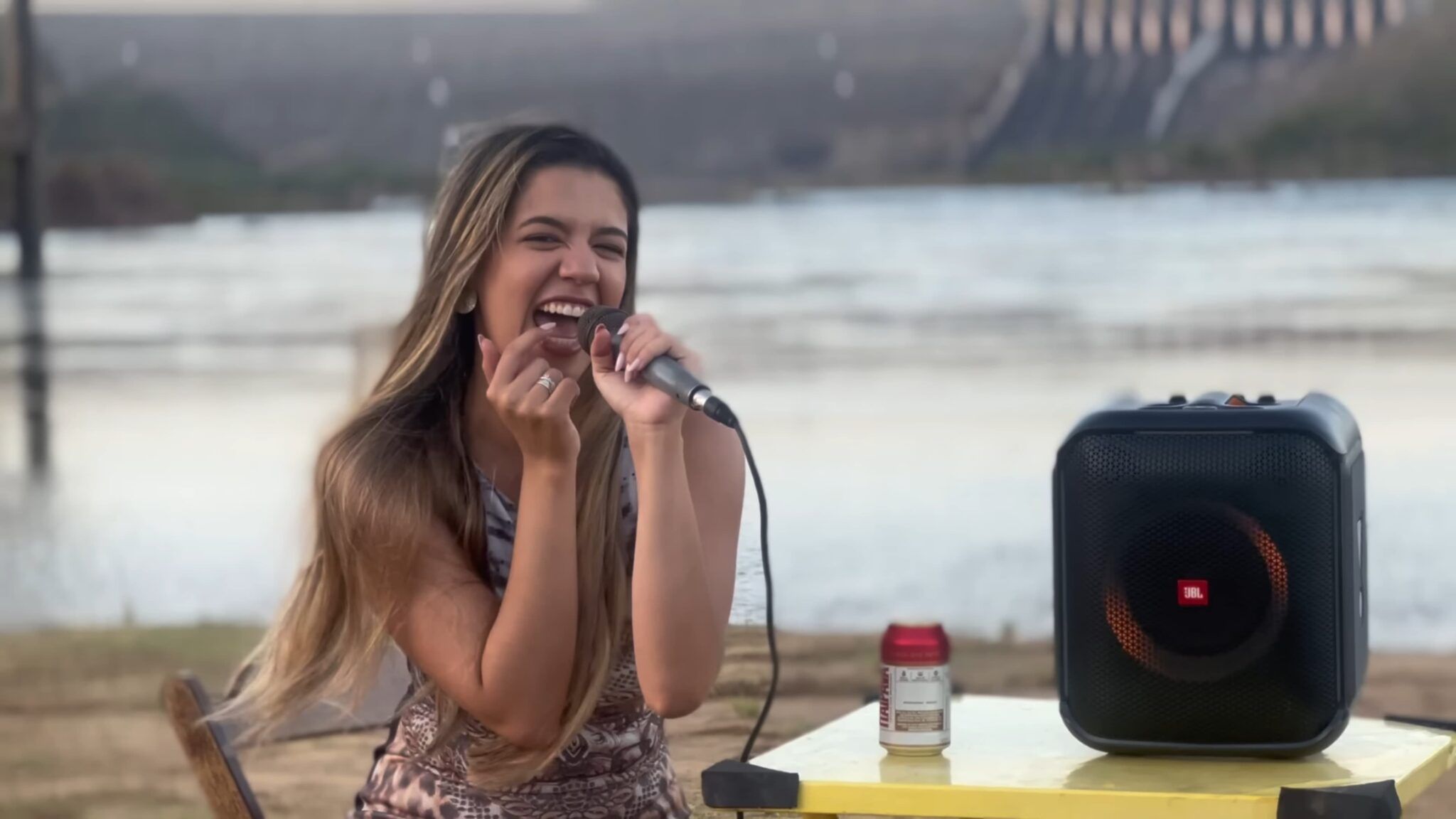 Fanatismo ou obsessão? Entenda o significado do hit viral de Yasmin ...