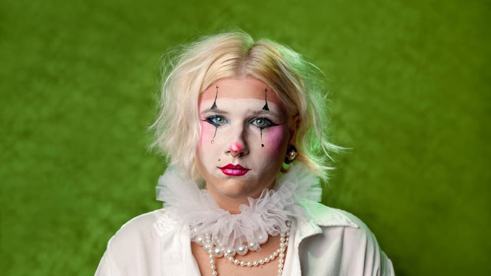 Bruna Alimonda lança ‘Besta’, música que usa ironia como manifesto em ...