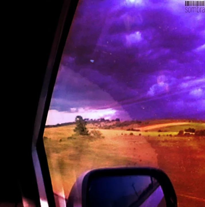 Sombra | Single de YUNG LIXO (yun li) - LETRAS.COM