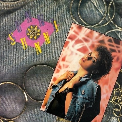 Sunni | 1 álbum da Discografia no LETRAS.MUS.BR