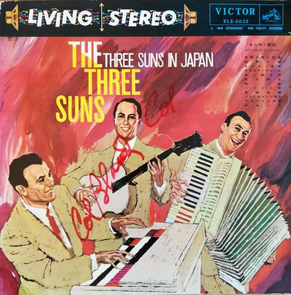 The Three Suns In Japan | Álbum de The Three Suns - LETRAS.MUS.BR