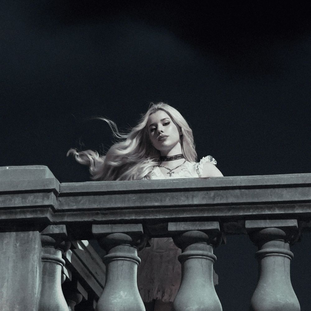 Serena Belle | 1 álbum de la discografía en LETRAS.COM