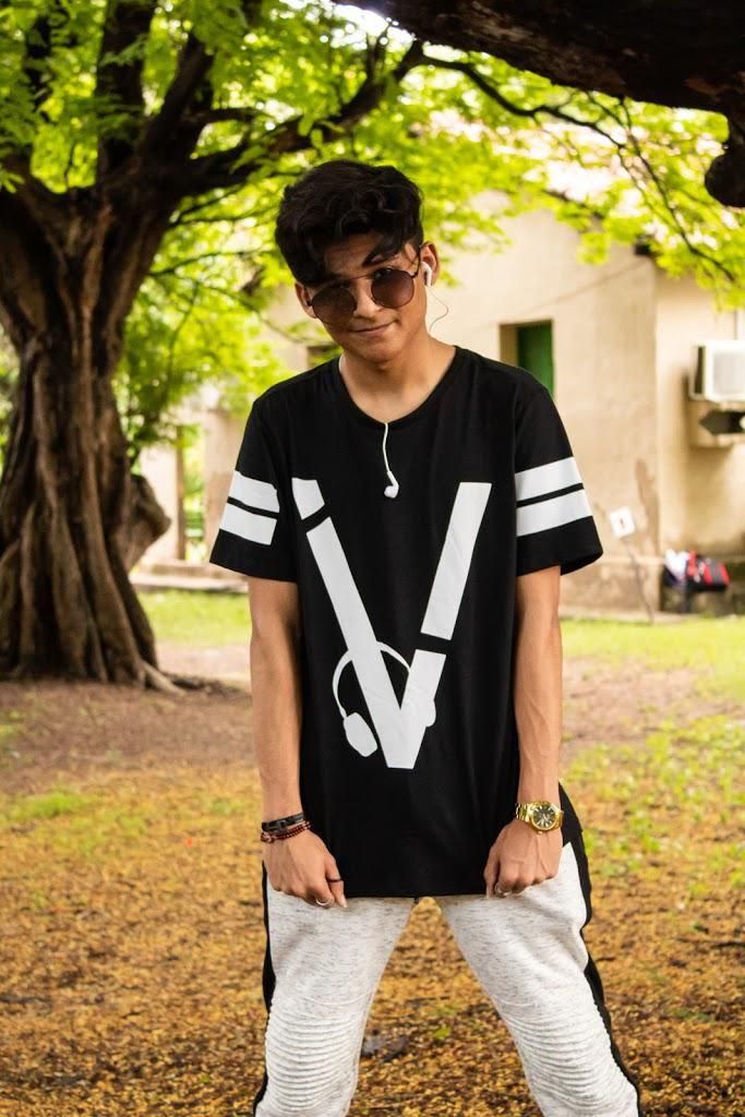 VMZ fotos (12 fotos) - LETRAS.MUS.BR