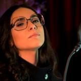 BLIM BLOM (EN ESPAÑOL) - Laura Jannuzzi - LETRAS.COM