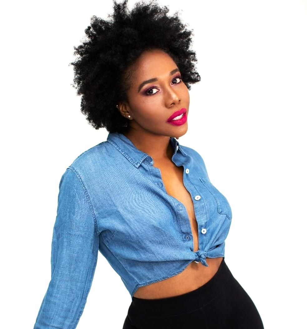 MANYEN M LA (FEAT. KENNY HAITI) (EN ESPAÑOL) - Darline Desca - LETRAS.COM