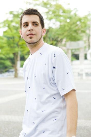 Jamil Kazmi fotos (9 fotos) - LETRAS.COM