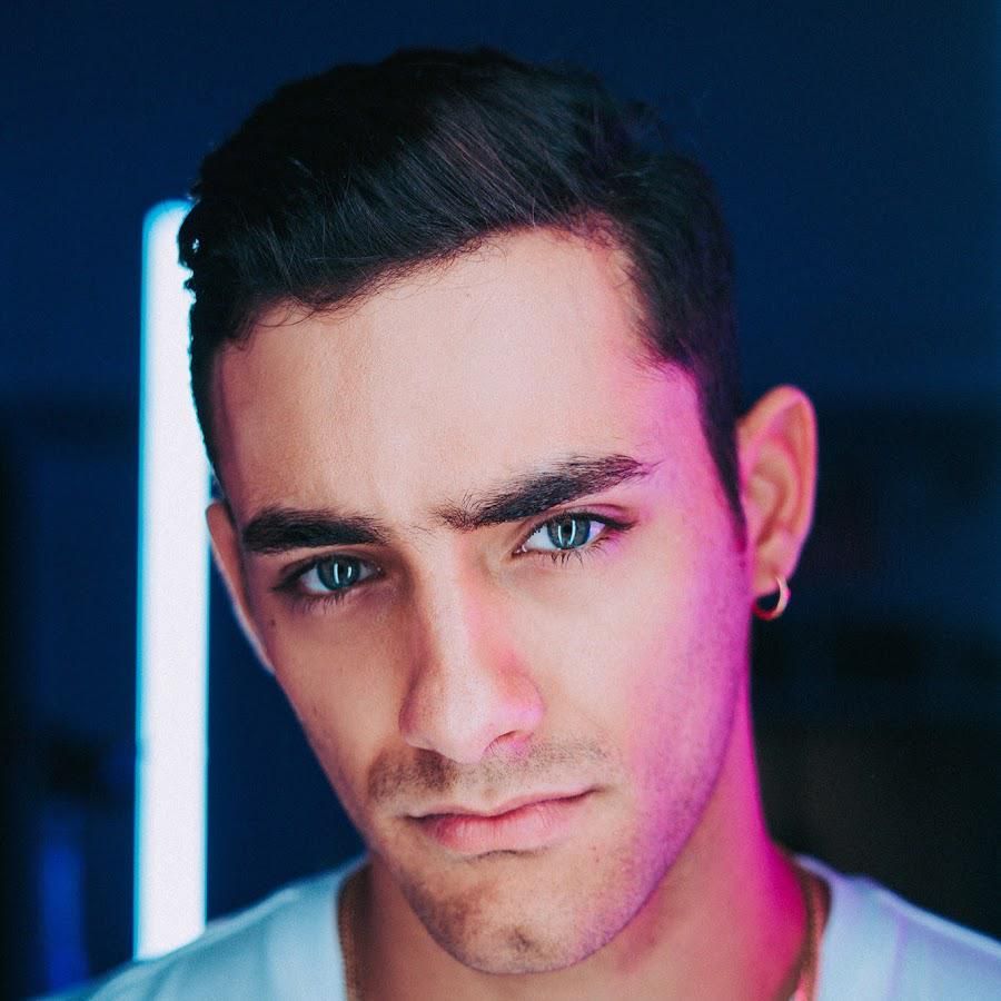 Austin Palao fotos (4 fotos) - LETRAS.COM