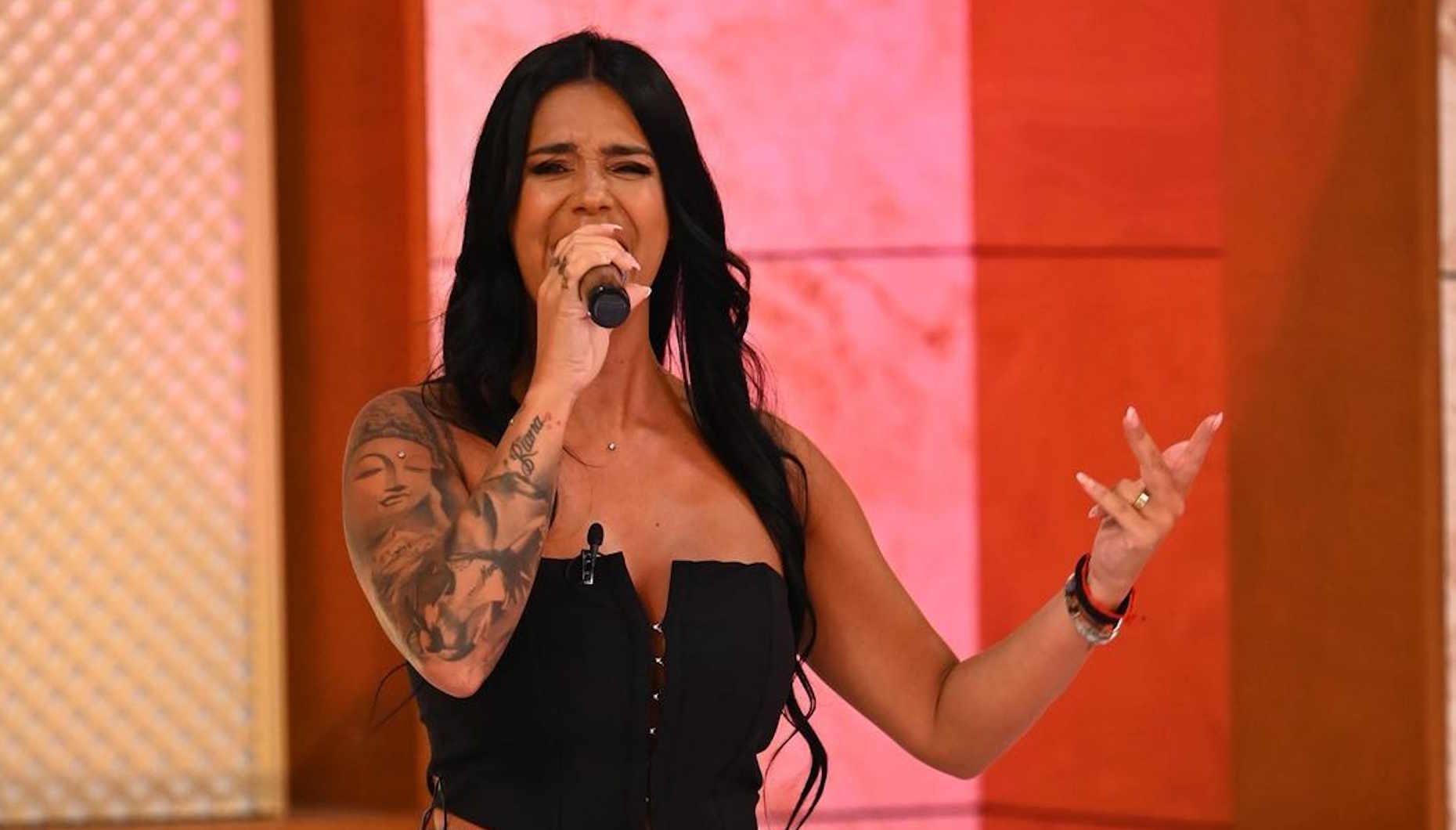 VIVO DE AMOR - Ana Duarte - LETRAS.COM