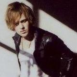 HEARTS (EN ESPAÑOL) - Johnny Neon - LETRAS.COM