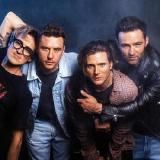 LOVE IS EASY - McFly - LETRAS.COM