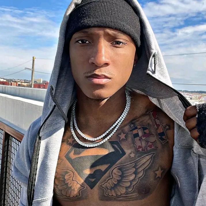 Shade Jenifer - LETRAS.COM (2 canciones)