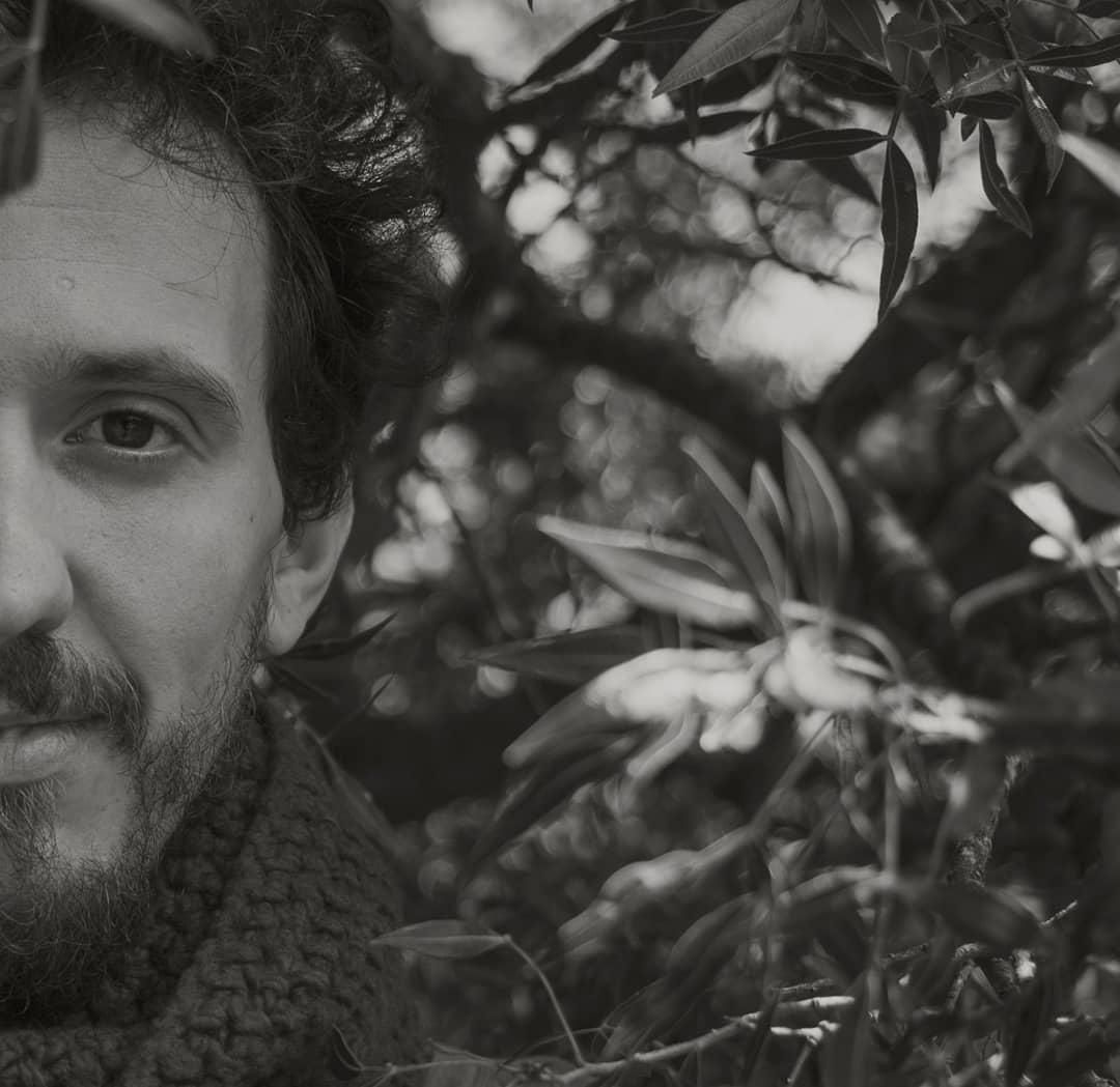 Rodrigo Carazo fotos (2 fotos) - LETRAS.MUS.BR