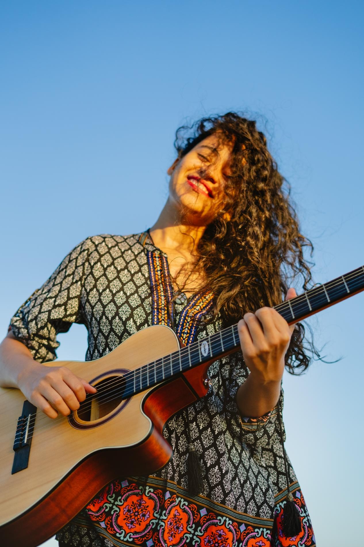 Nanda Menezes - LETRAS.COM (5 canciones)