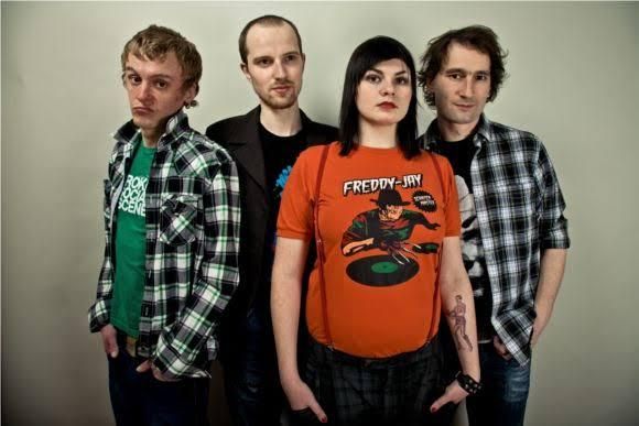 Cheese People fotos (2 fotos) - LETRAS.COM