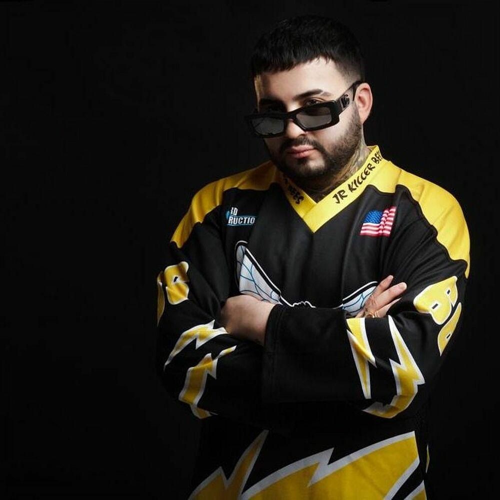 Triple Lavada (remix) (part. Luis R Conriquez, Óscar Maydon, Alemán y Victor Mendivil) - Esau ...