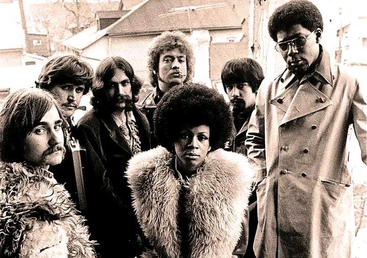 PEACE AT LAST (EN ESPAÑOL) - Rotary Connection - LETRAS.COM