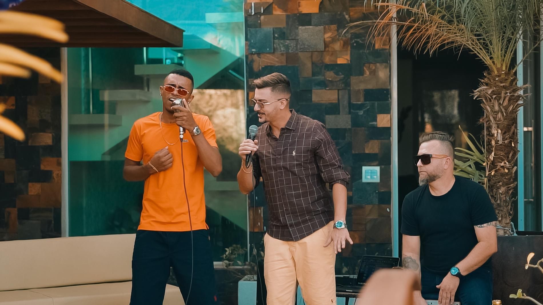 Victor e Ferraz fotos (7 fotos) - LETRAS.MUS.BR