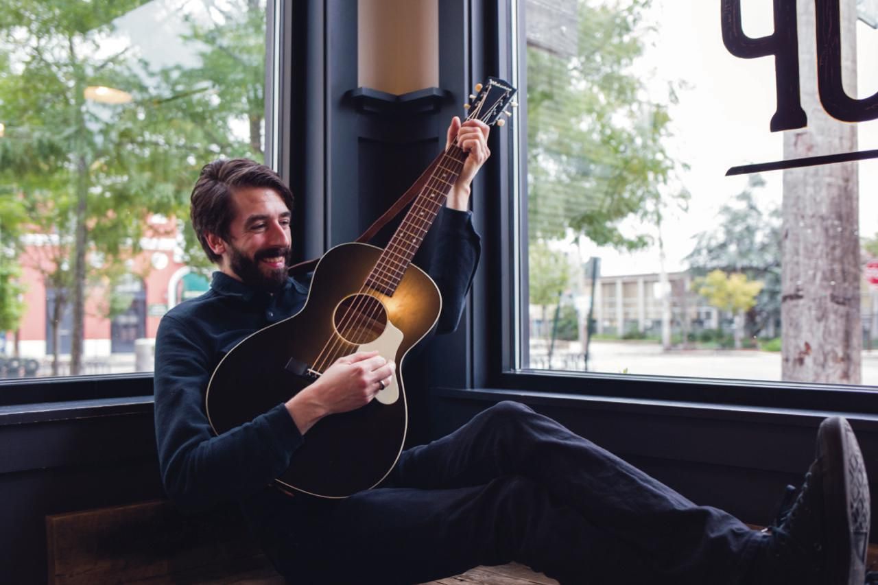 John Faraone fotos (2 fotos) - LETRAS.MUS.BR