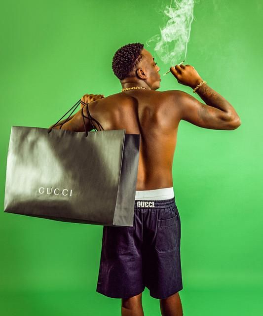 COMEDINHA FICOU BRAVO (PART. MC MENO K) - MC Negão Original - LETRAS.COM