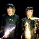 FIGHTING IN BUILT UP AREAS: deutsche Übersetzung von Ladytron
