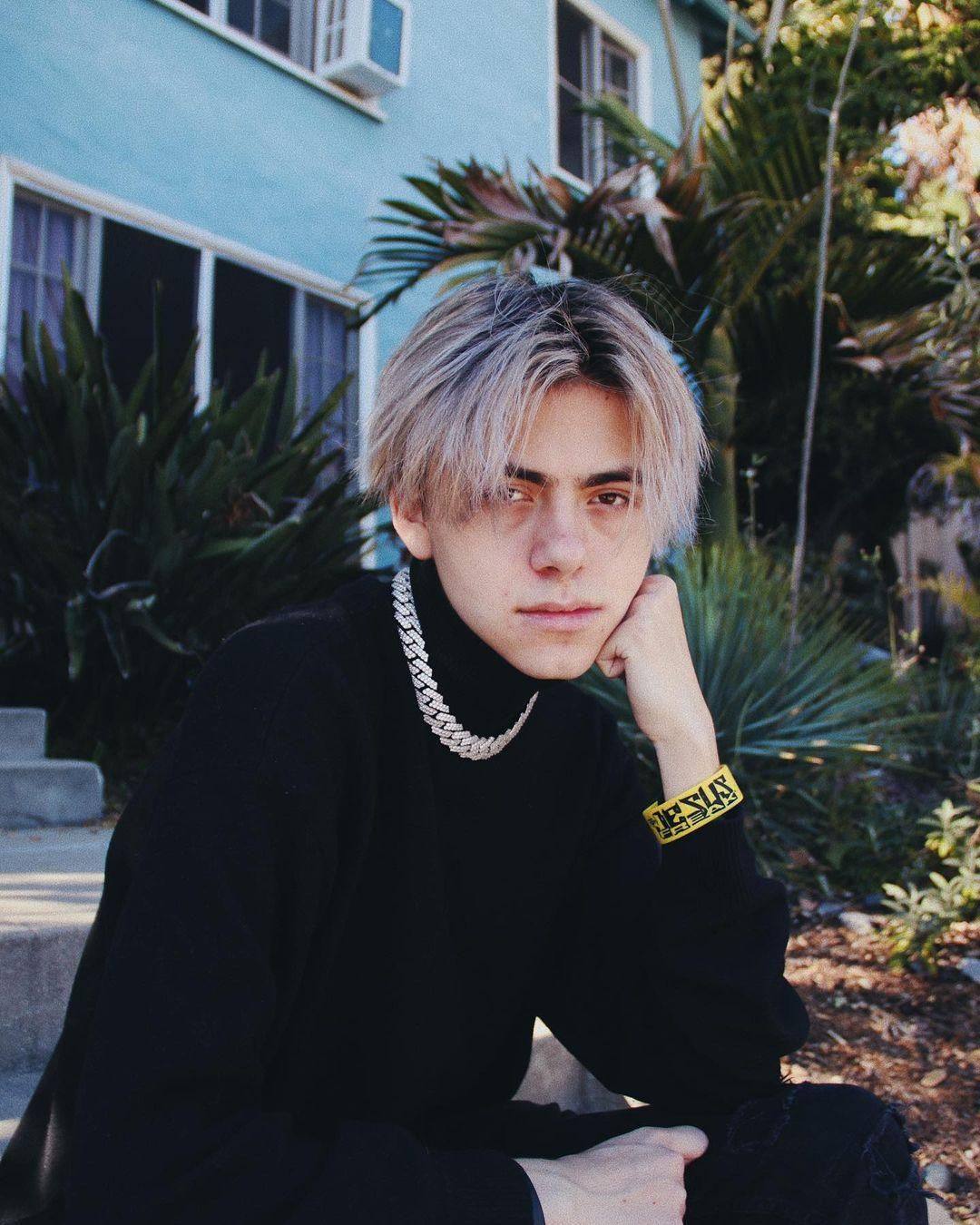 Chri$tian Gate$ fotos (2 fotos) - LETRAS.MUS.BR