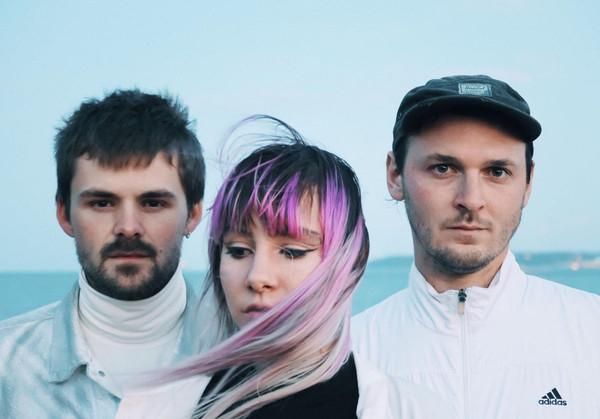 Night Tapes - LETRAS.COM (16 canciones)