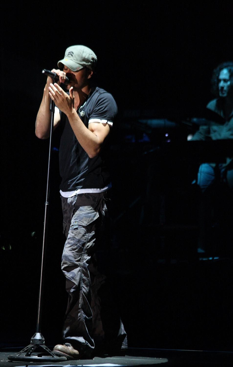 Enrique Iglesias fotos (53 fotos) - LETRAS.COM