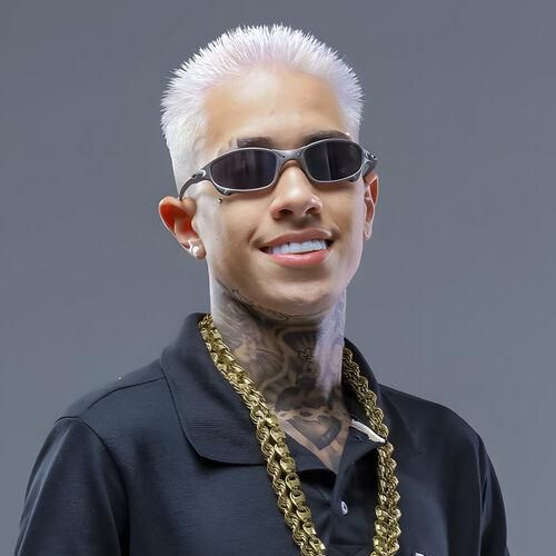 FAMOSINHA (PART. MC MENO K E MC RODRIGO DO CN) (EN ESPAÑOL) - Dj Caio Vieira - LETRAS.COM