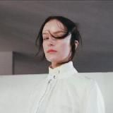 QQQQ: Nederlandse vertaling van Ela Minus