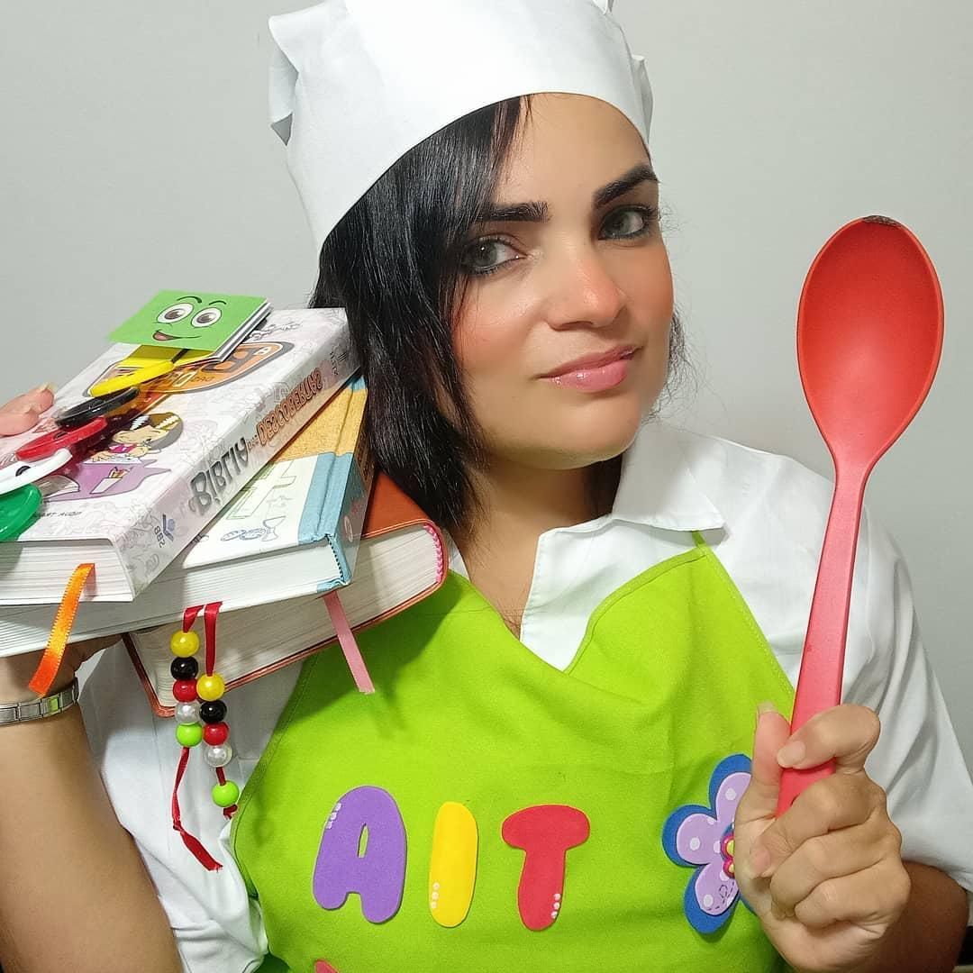 O VERDADEIRO NATAL O NASCIMENTO DE JESUS Tia Quelly Quelly Silva O VERDADEIRO NATAL O NASCIMENTO DE JESUS Tia Quelly Quelly Silva