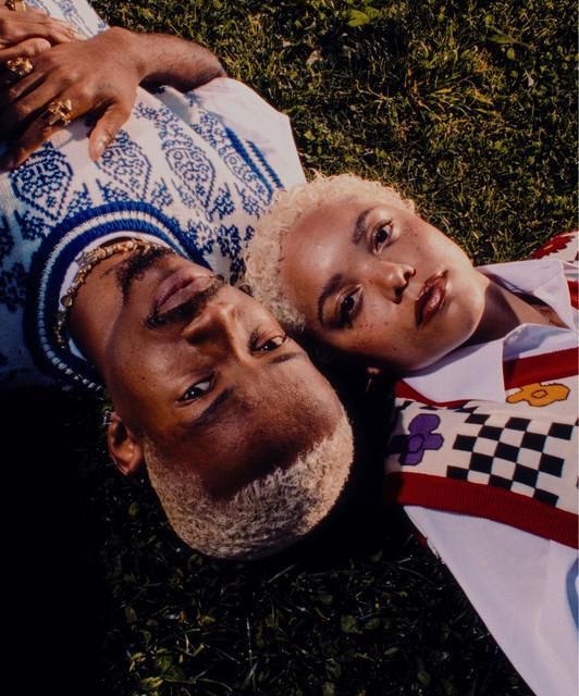 POSER - PARTYOF2 - LETRAS.COM