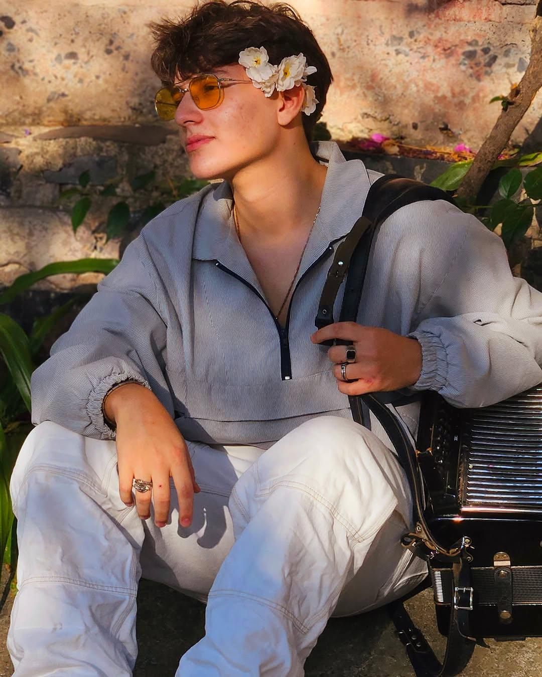 CONEXIÓN - Jorge Cuellar - LETRAS.COM