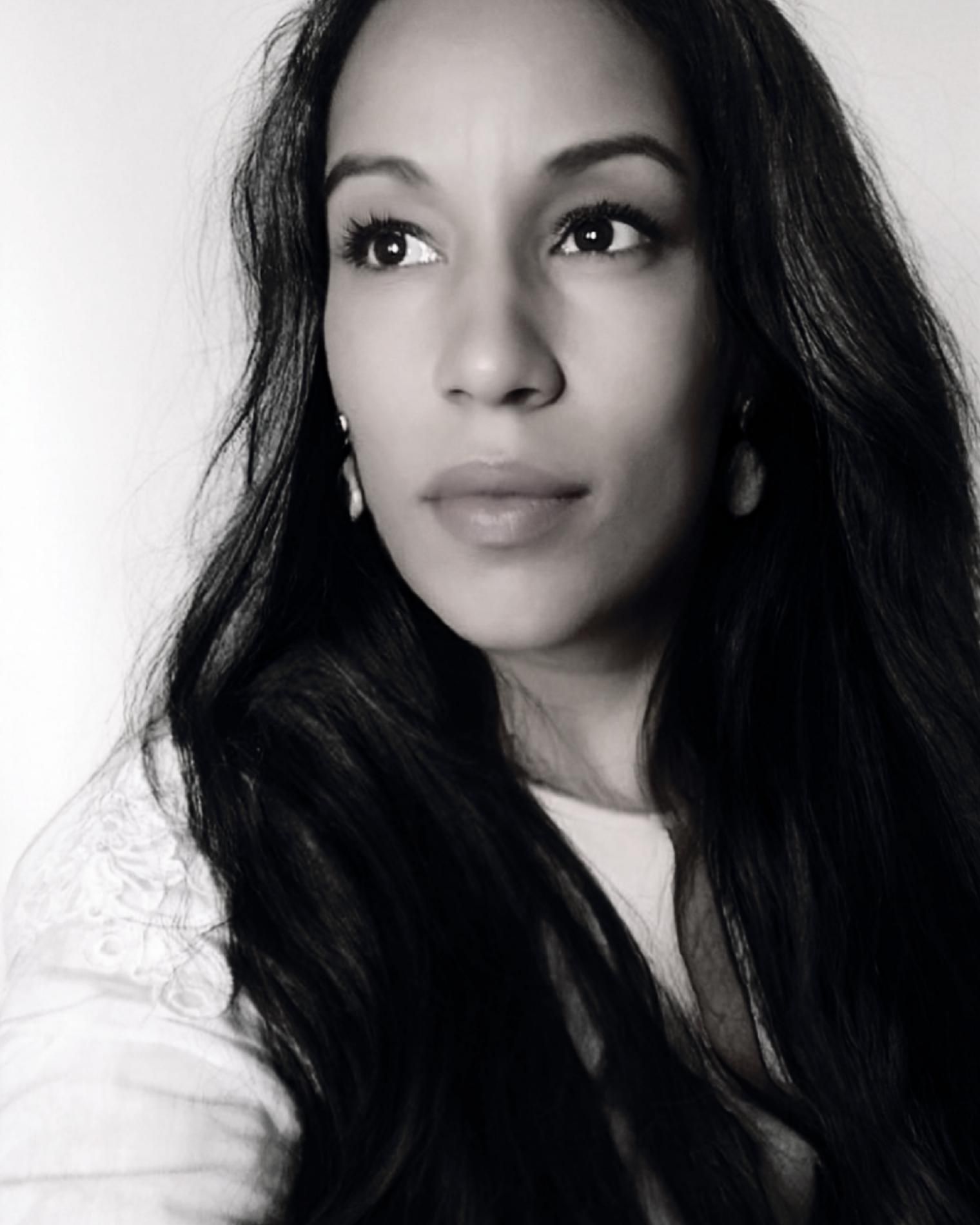 Marta Rocha fotos (9 fotos) - LETRAS.COM