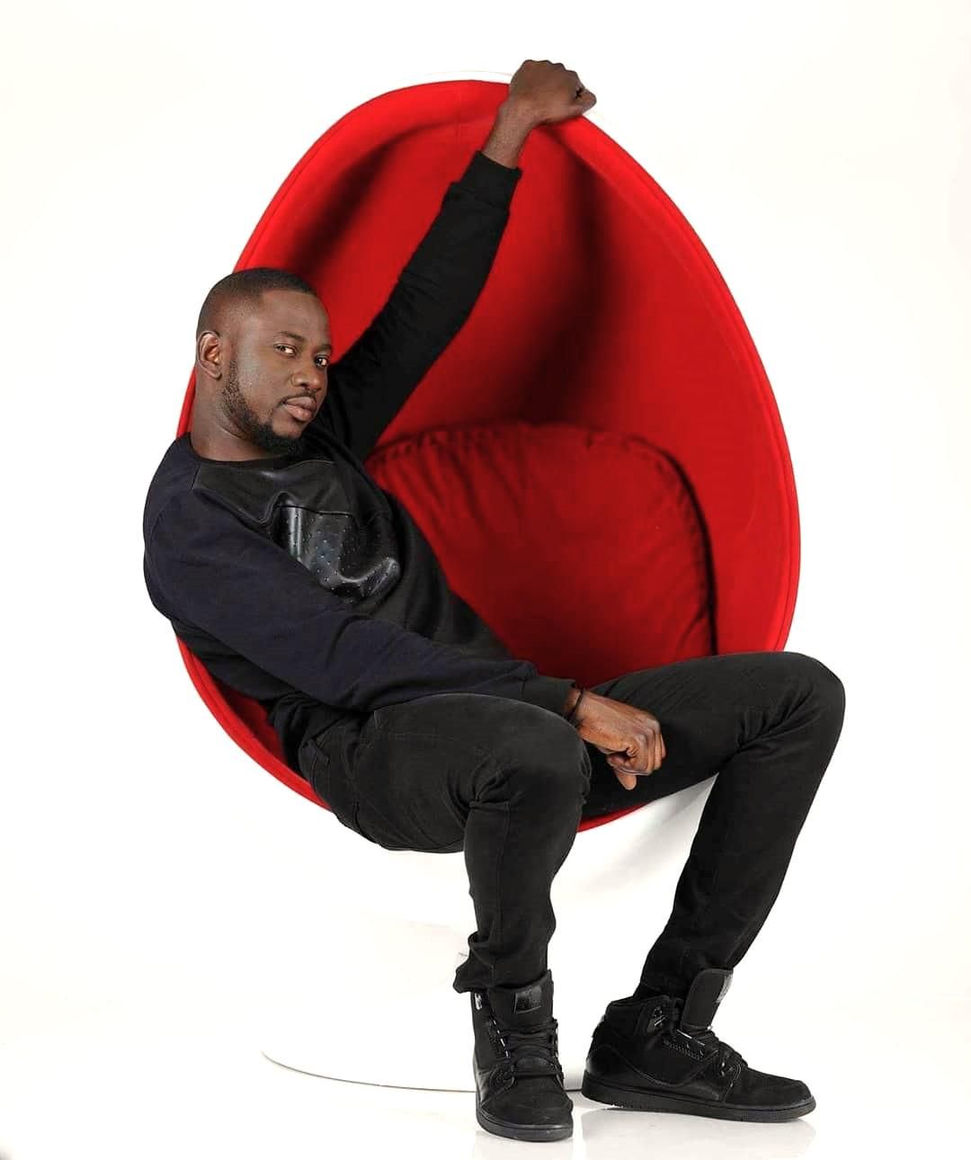 OBRIGADO DJURTUS (EN ESPAÑOL) - Mc Igreja - LETRAS.COM