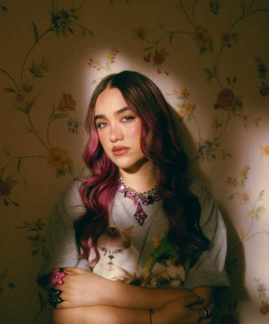 ¿CÓMO PASÓ? (PART. JOE JONAS) - Ela Taubert - LETRAS.COM