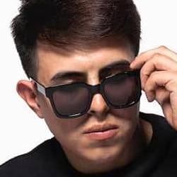 Victor Mendivil - LETRAS.COM (21 canciones)