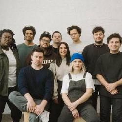 Artistas que comienzan con la letra U - LETRAS.COM