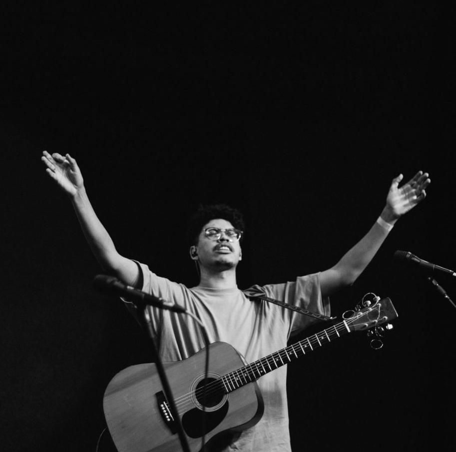 Erick Mathias fotos (4 fotos) - LETRAS.MUS.BR