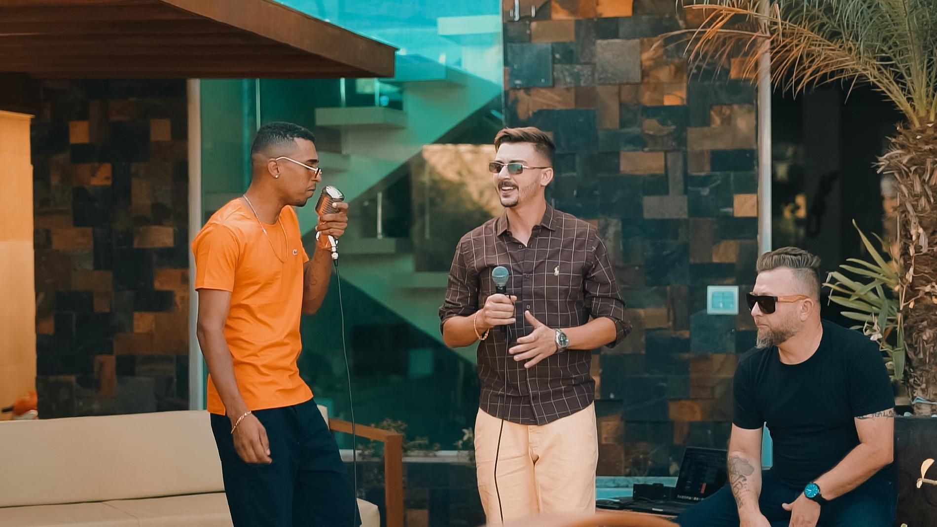 Victor e Ferraz fotos (7 fotos) - LETRAS.MUS.BR