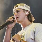 UP! (FEAT. CONNOR PRICE) - Forrest Frank - LETRAS.COM