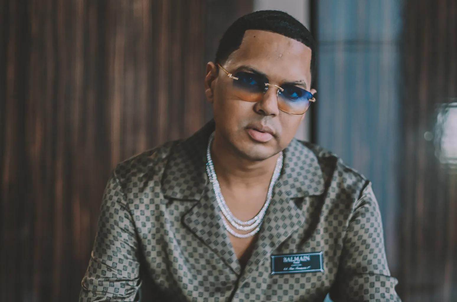 SIEMPRE LA MÁS (REMIX) (PART. CEKY VICINY, YAILIN LA MÁS VIRAL Y LA ...