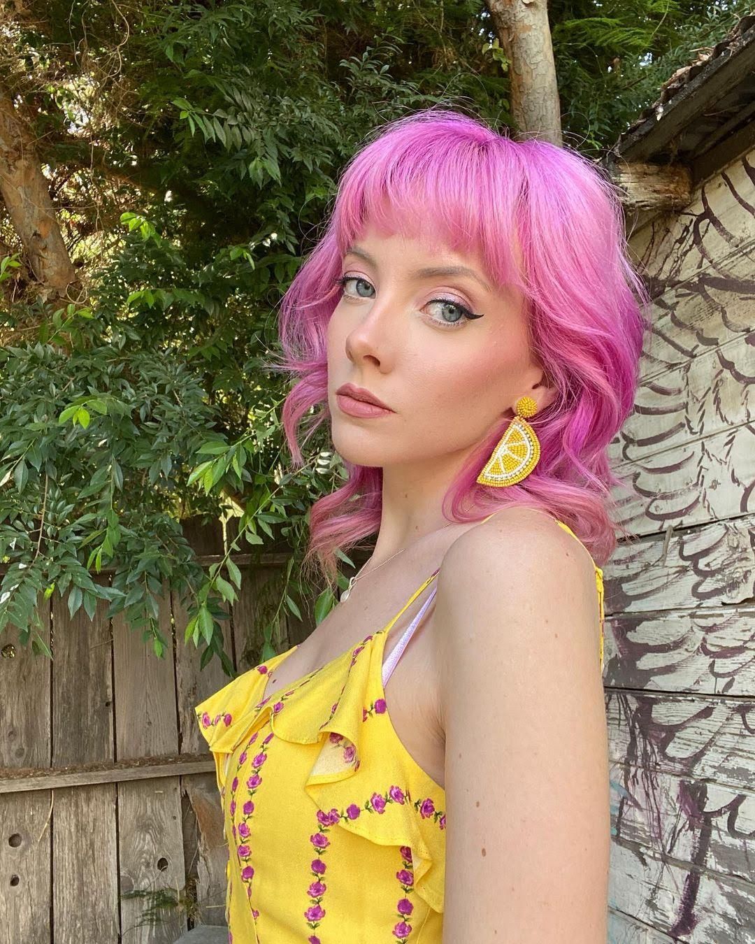 Meredith Bull fotos (8 fotos) - LETRAS.COM