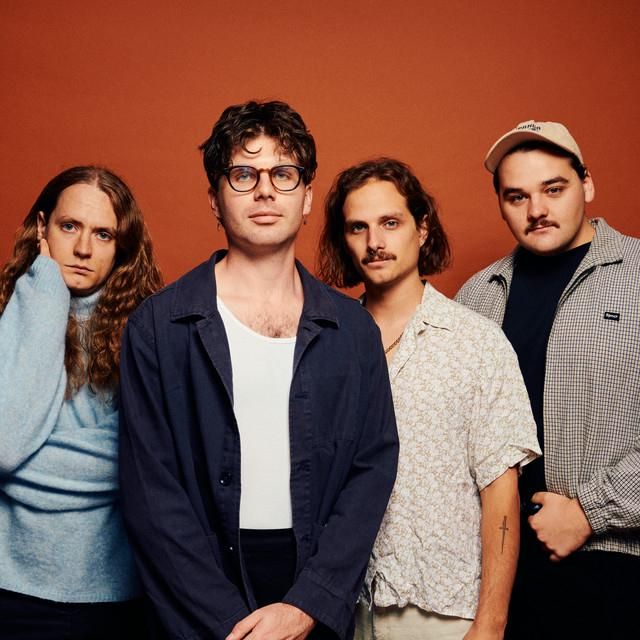 GLOW: traduction française de Vacations