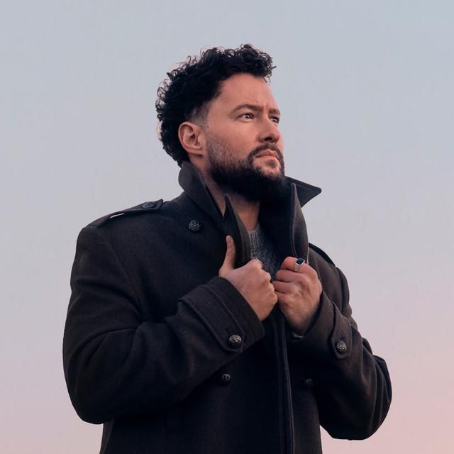 ROOTS (EN ESPAÑOL) - Calum Scott - LETRAS.COM