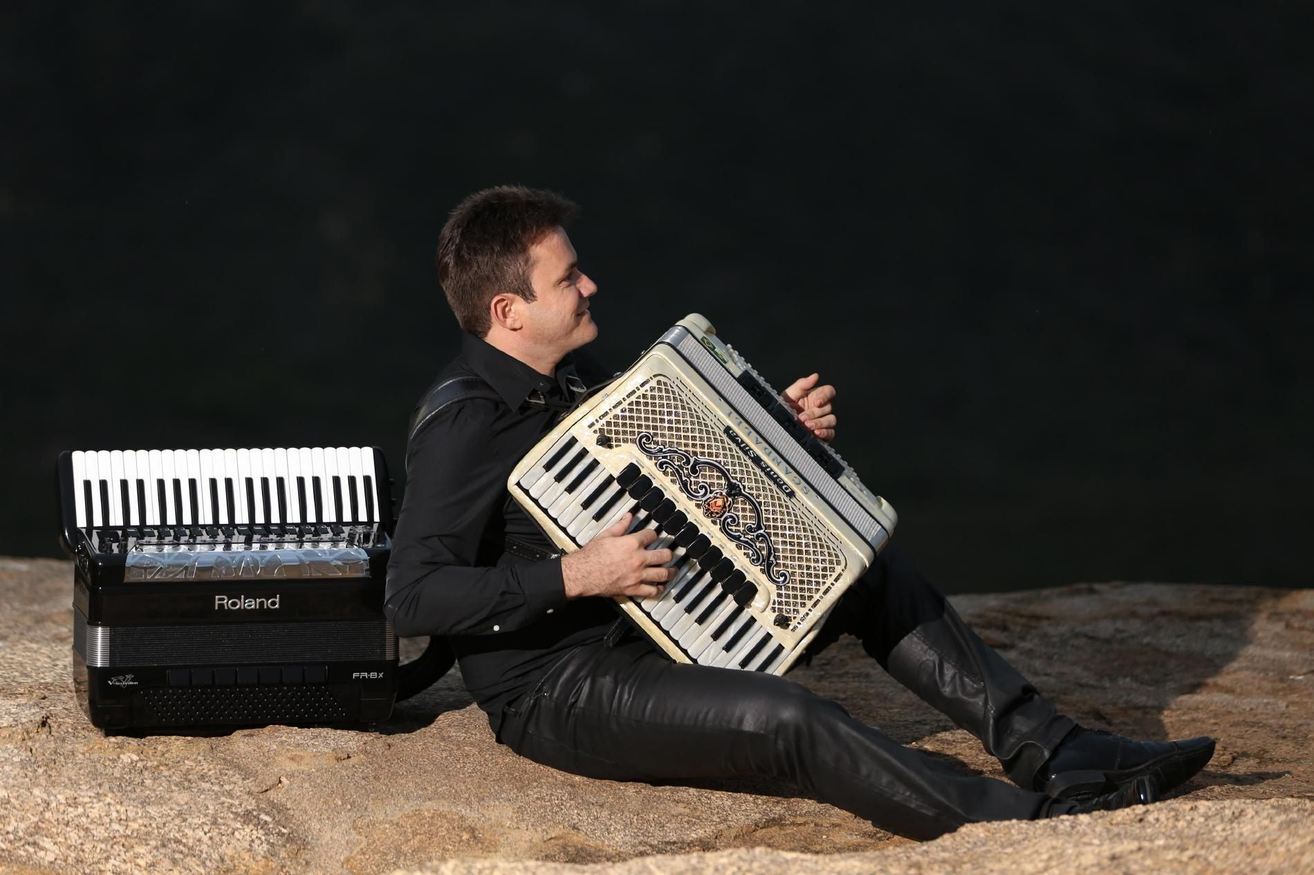 Denis Silva fotos (27 fotos) - LETRAS.MUS.BR