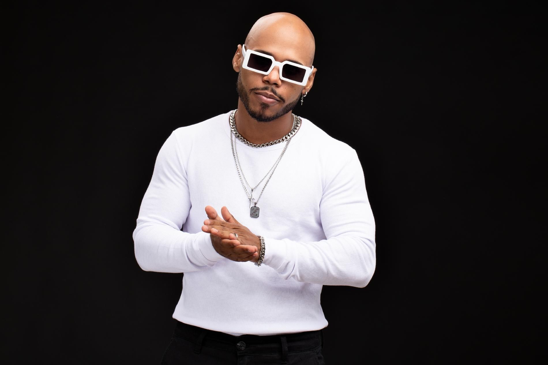 Nay Hits fotos (2 fotos) - LETRAS.MUS.BR