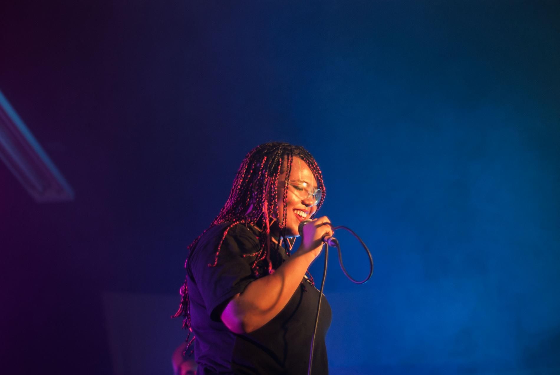 Nyak fotos (5 fotos) - LETRAS.COM