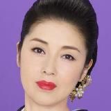 MURASAKI UJOU (EN ESPAÑOL) - Fuji Ayako - LETRAS.COM