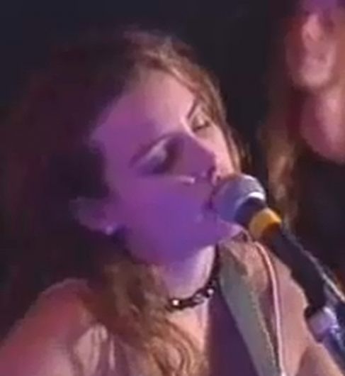 Kristen Barry fotos (2 fotos) - LETRAS.MUS.BR